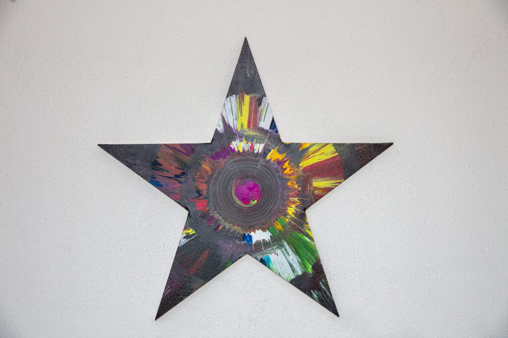 Ringo Starr Finds Peace And Love On The Road And In The (Art) Studio ...
